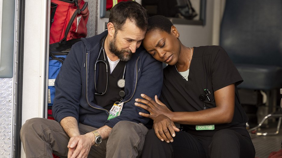 Urgent - 17:00 (S01E11) (2025) | ČSFD.cz