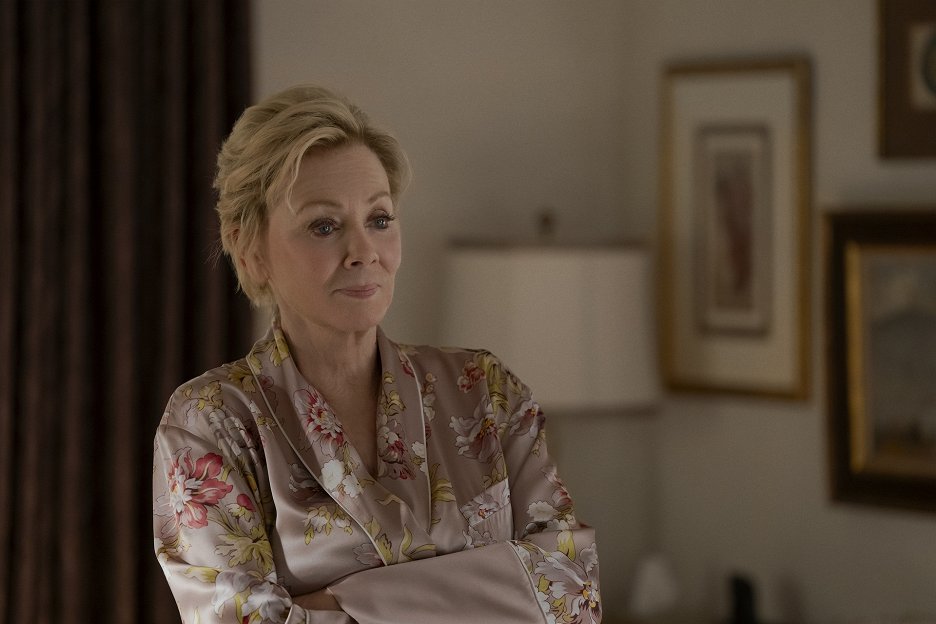 Stále v kurzu - Big, Brave Girl (S04E01) (2025) | ČSFD.cz