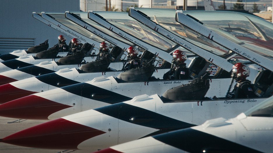 Americká letecká elita: Thunderbirds (2025) | ČSFD.cz