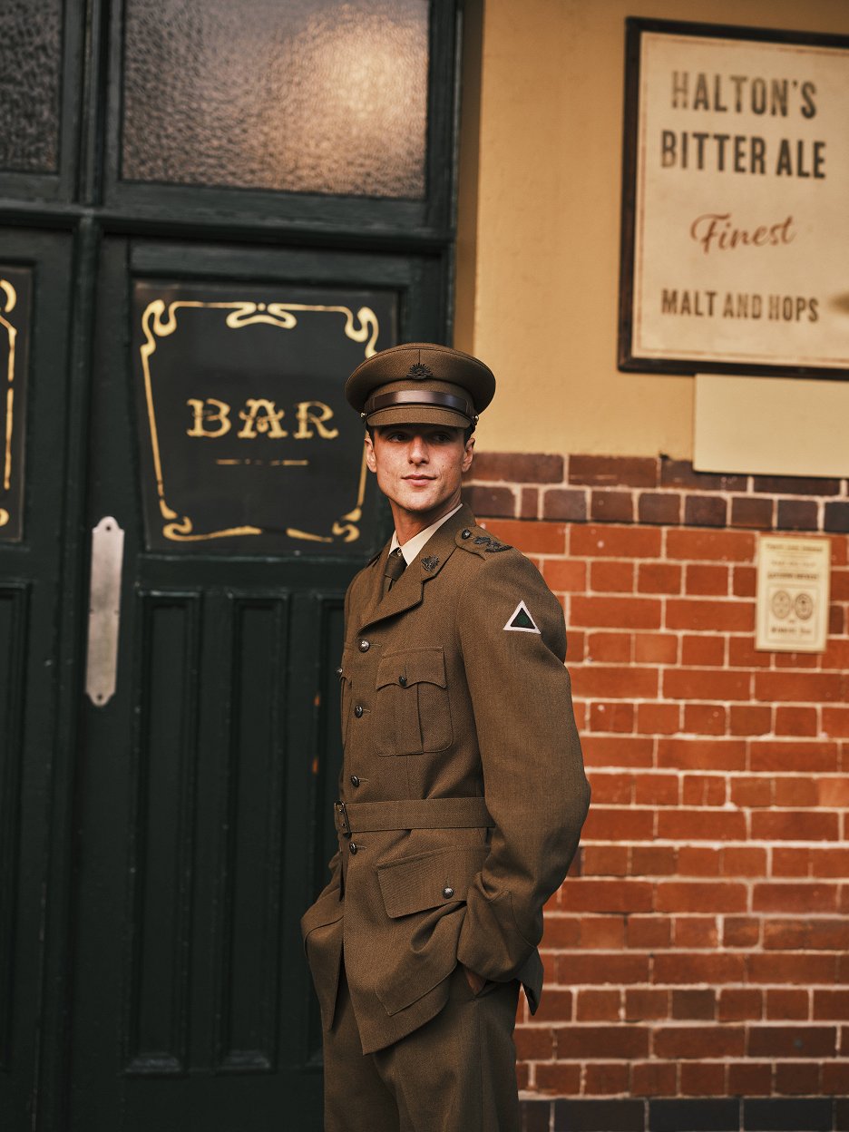 Úzká cesta na daleký sever - Epizoda 1 (E01) (2025) | Galerie - Z ...