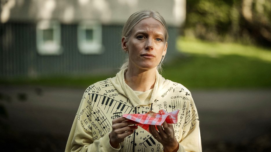 Summer of Sorrow - Perhe on pahin (S01E09) (2022) | ČSFD.cz