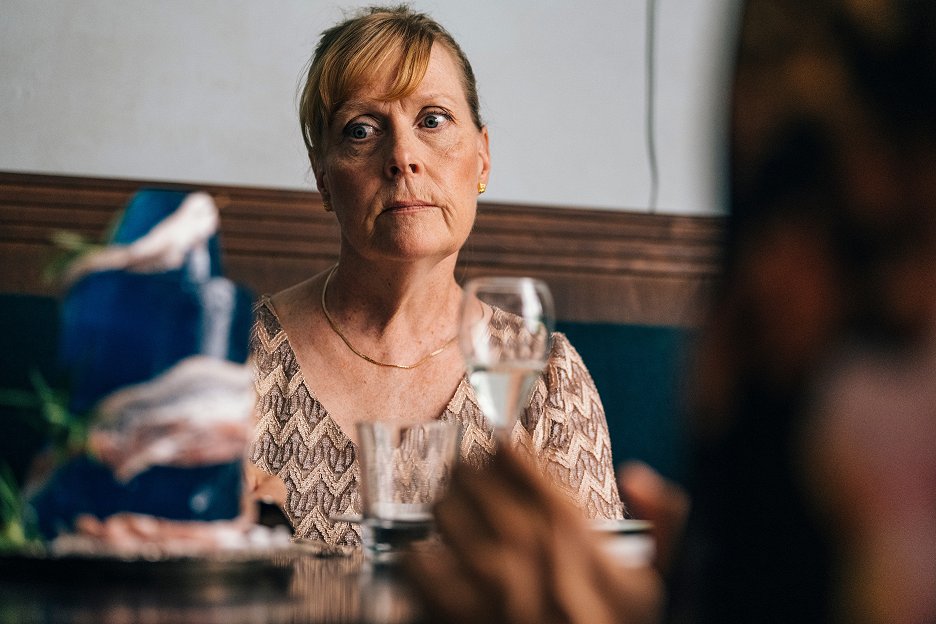 Höyhensarja - Toksinen äiti (E06) (2025) | ČSFD.cz