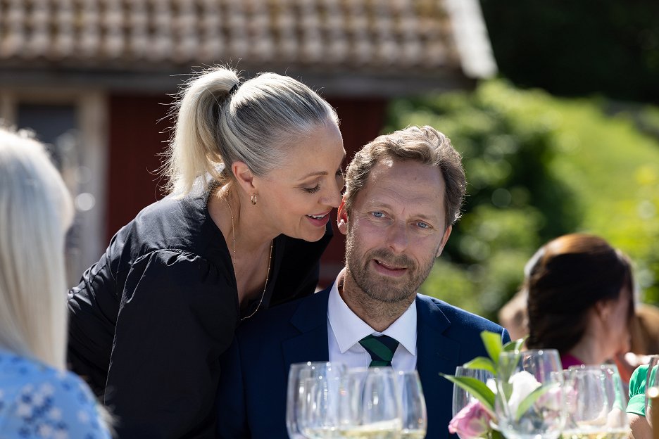 Neste sommer - Vanningsforbud og happy ending (S13E07) (2024) | ČSFD.cz