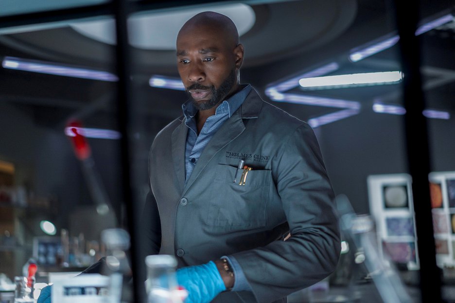 Watson - A Variant of Unknown Significance (S01E08) (2025) | ČSFD.cz