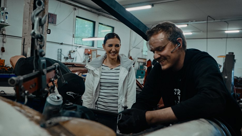 Varikkounelmia - Pää ja koneet hajoo (E06) (2024) | ČSFD.cz