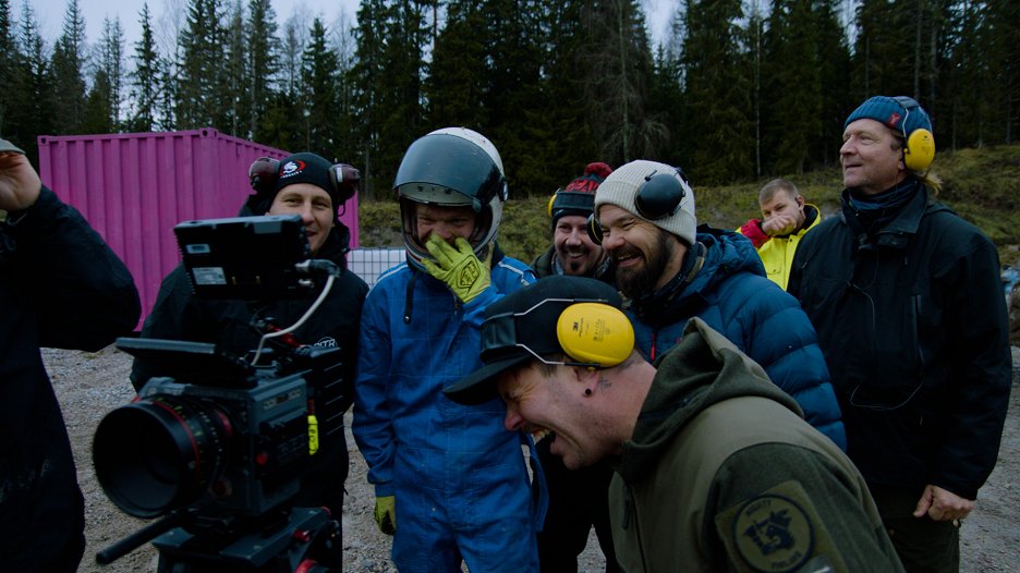 Last Action Rinkinen - Räjähdysvaara (E07) (2025) | ČSFD.cz