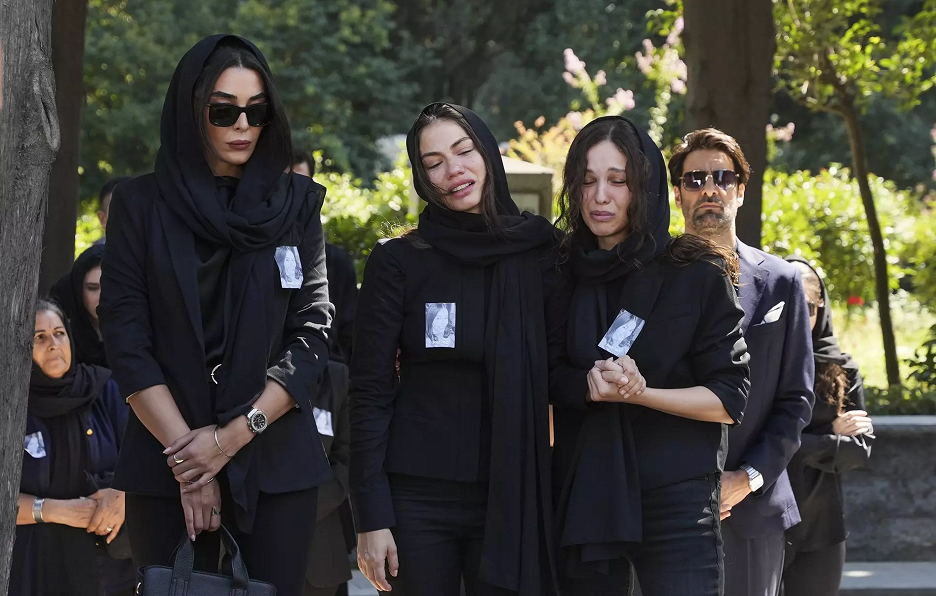 Güller ve Günahlar - Episode 2 (E02) (2025) | ČSFD.cz