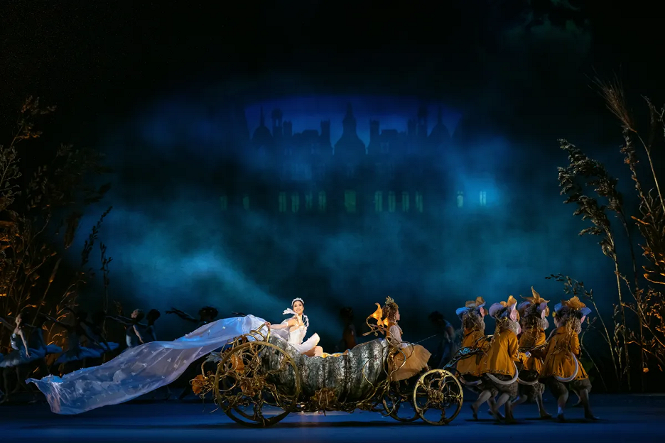Royal Ballet and Opera: Cinderella (2025) | ČSFD.cz