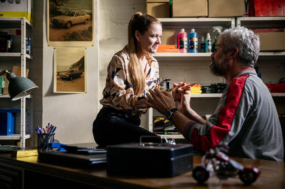 Bratři a sestry - Epizoda 16 (E16) (2025) | Creators | ČSFD.cz