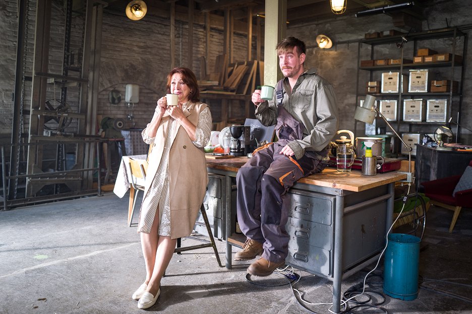 Milionáři - Epizoda 6 (E06) (2025) | Recenze - Uživatelské | ČSFD.cz