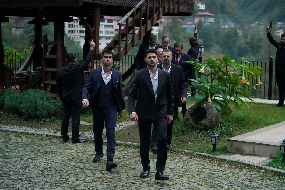 Gözleri KaraDeniz - Episode 9 (E09) (2025) | ČSFD.sk