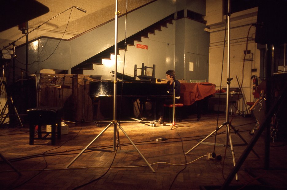 Paul McCartney & Wings (1974) | Recenzie - Požívateľské | ČSFD.sk