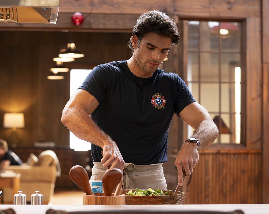 9-1-1: Nashville - Let It R.I.P. (E10) (2026) | Creators | ČSFD.cz