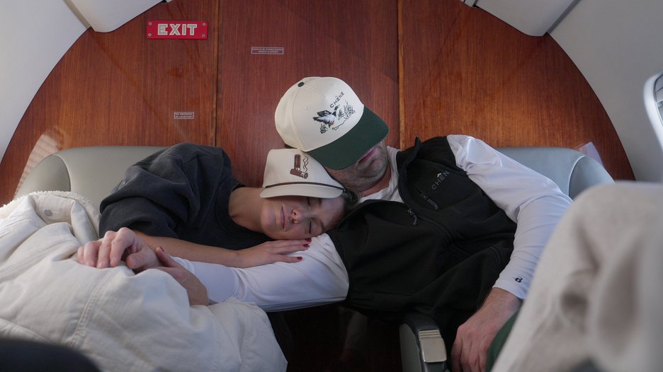 Lainey Wilson: Keepin' Country Cool (2026) | Gallery - Posters | ČSFD.cz