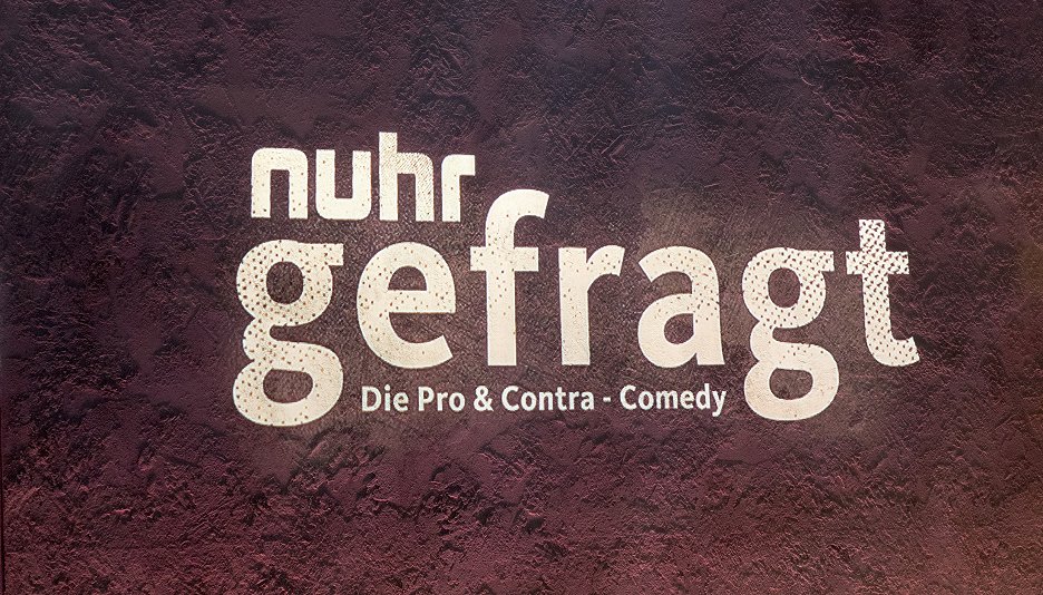 nuhr gefragt - Die Pro & Contra-Comedy (2016) | ČSFD.cz