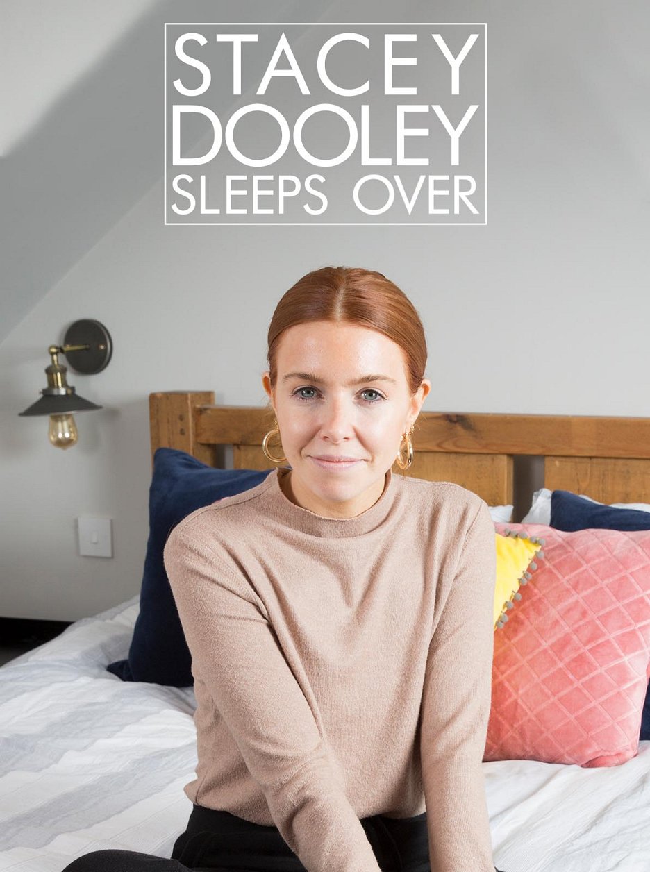 Stacey Dooley Sleeps Over (2019) | ČSFD.cz